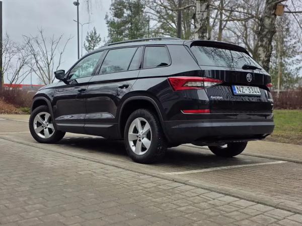 Black Skoda Kodiaq 2019 in Riga, with an engine capacity of 2.00 L and mileage of 259 thousand km for 15450 €, photo 4 on AUTOMOTO.COM.LV
