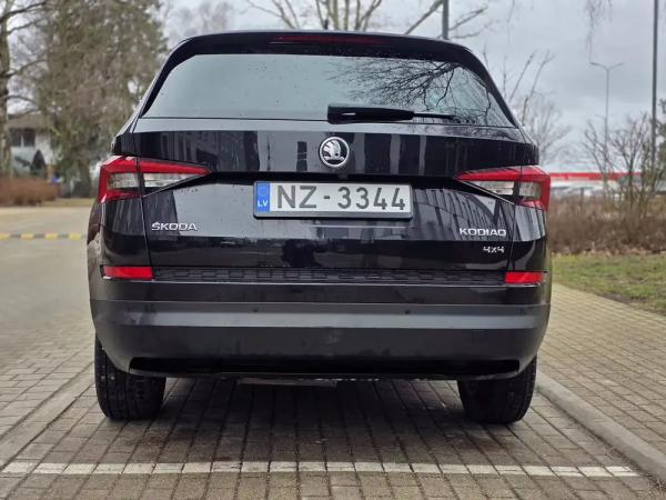 Black Skoda Kodiaq 2019 in Riga, with an engine capacity of 2.00 L and mileage of 259 thousand km for 15450 €, photo 5 on AUTOMOTO.COM.LV