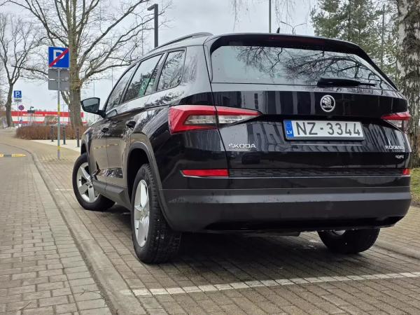 Black Skoda Kodiaq 2019 in Riga, with an engine capacity of 2.00 L and mileage of 259 thousand km for 15450 €, photo 9 on AUTOMOTO.COM.LV