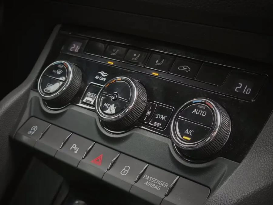 Melns Skoda Kodiaq 2019 Rīga, ar dzinēja tilpumu 2.00 L un nobraukumu 259 tūkst. km par 15450 €, foto 20 vietnē AUTOMOTO.COM.LV