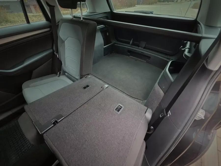 Melns Skoda Kodiaq 2019 Rīga, ar dzinēja tilpumu 2.00 L un nobraukumu 259 tūkst. km par 15450 €, foto 23 vietnē AUTOMOTO.COM.LV