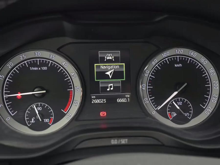 Melns Skoda Kodiaq 2019 Rīga, ar dzinēja tilpumu 2.00 L un nobraukumu 259 tūkst. km par 15450 €, foto 41 vietnē AUTOMOTO.COM.LV