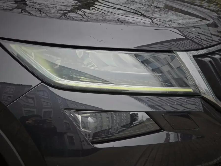 Melns Skoda Kodiaq 2019 Rīga, ar dzinēja tilpumu 2.00 L un nobraukumu 259 tūkst. km par 15450 €, foto 45 vietnē AUTOMOTO.COM.LV
