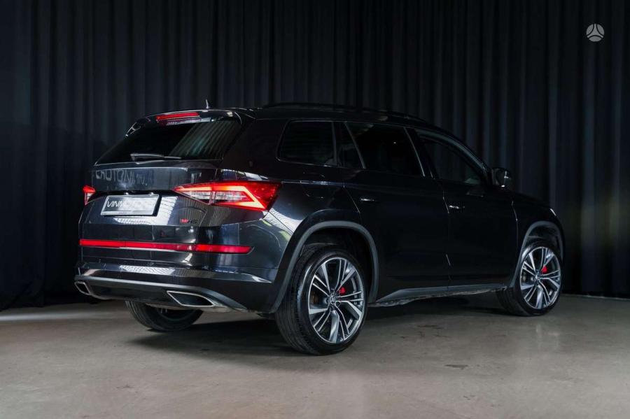 Black Skoda Kodiaq 2019 in Vilnius, with an engine capacity of 1.97 L and mileage of 156 thousand km for 24998 €, photo 5 on AUTOMOTO.COM.LV