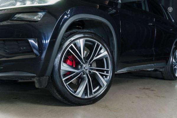 Black Skoda Kodiaq 2019 in Vilnius, with an engine capacity of 1.97 L and mileage of 156 thousand km for 24998 €, photo 9 on AUTOMOTO.COM.LV