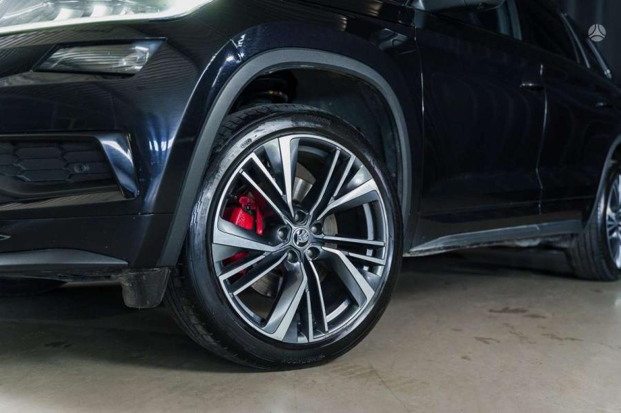 Black Skoda Kodiaq 2019 in Vilnius, with an engine capacity of 1.97 L and mileage of 156 thousand km for 24998 €, photo 10 on AUTOMOTO.COM.LV