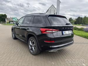Black Skoda Kodiaq 2019 in Riga, with an engine capacity of 2.00 L and mileage of 177 thousand km for 23900 €, photo 4 on AUTOMOTO.COM.LV