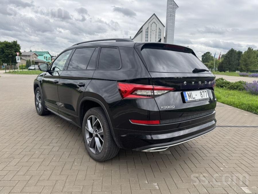 Black Skoda Kodiaq 2019 in Riga, with an engine capacity of 2.00 L and mileage of 177 thousand km for 23900 €, photo 4 on AUTOMOTO.COM.LV