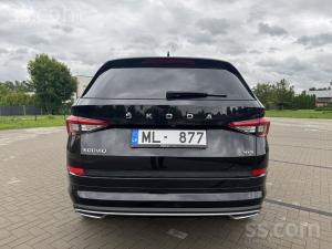 Black Skoda Kodiaq 2019 in Riga, with an engine capacity of 2.00 L and mileage of 177 thousand km for 23900 €, photo 6 on AUTOMOTO.COM.LV