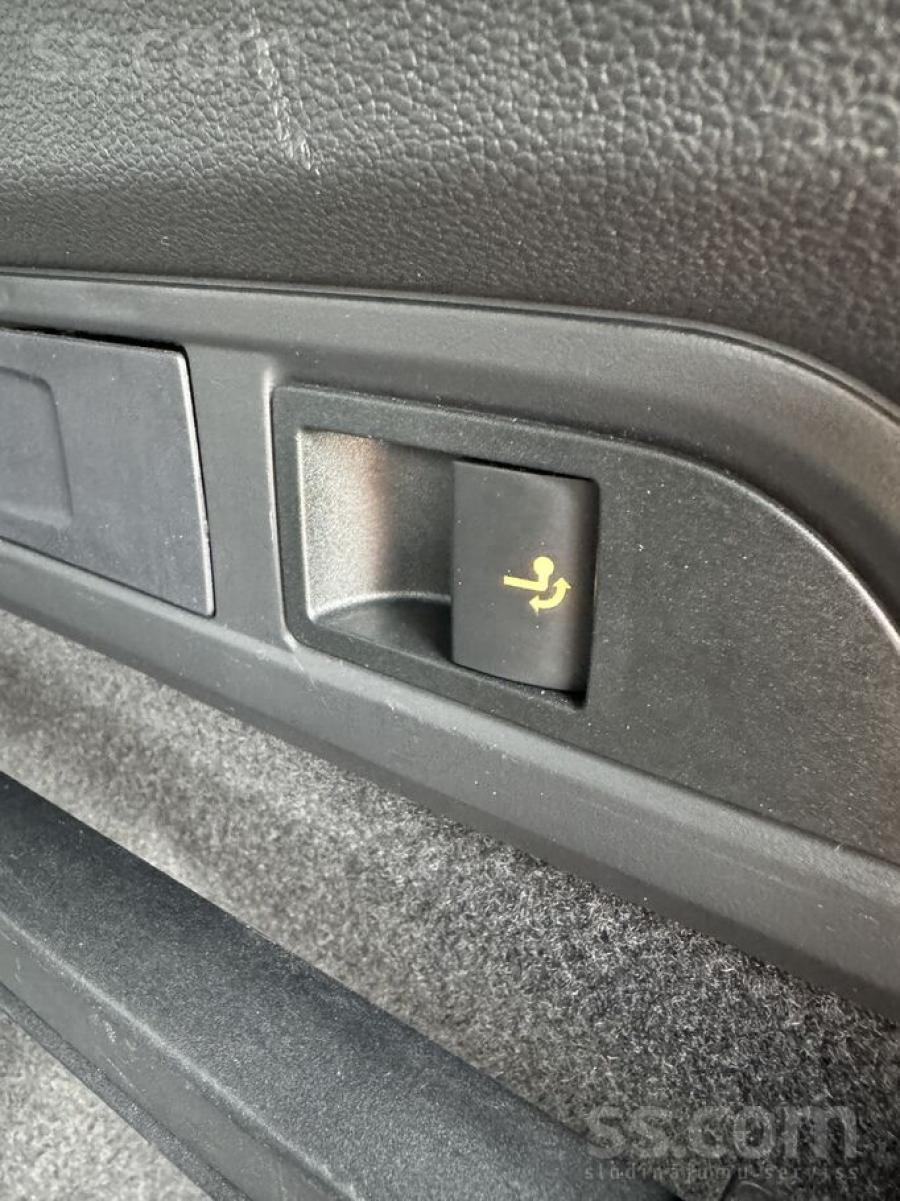 Black Skoda Kodiaq 2019 in Riga, with an engine capacity of 2.00 L and mileage of 177 thousand km for 23900 €, photo 14 on AUTOMOTO.COM.LV
