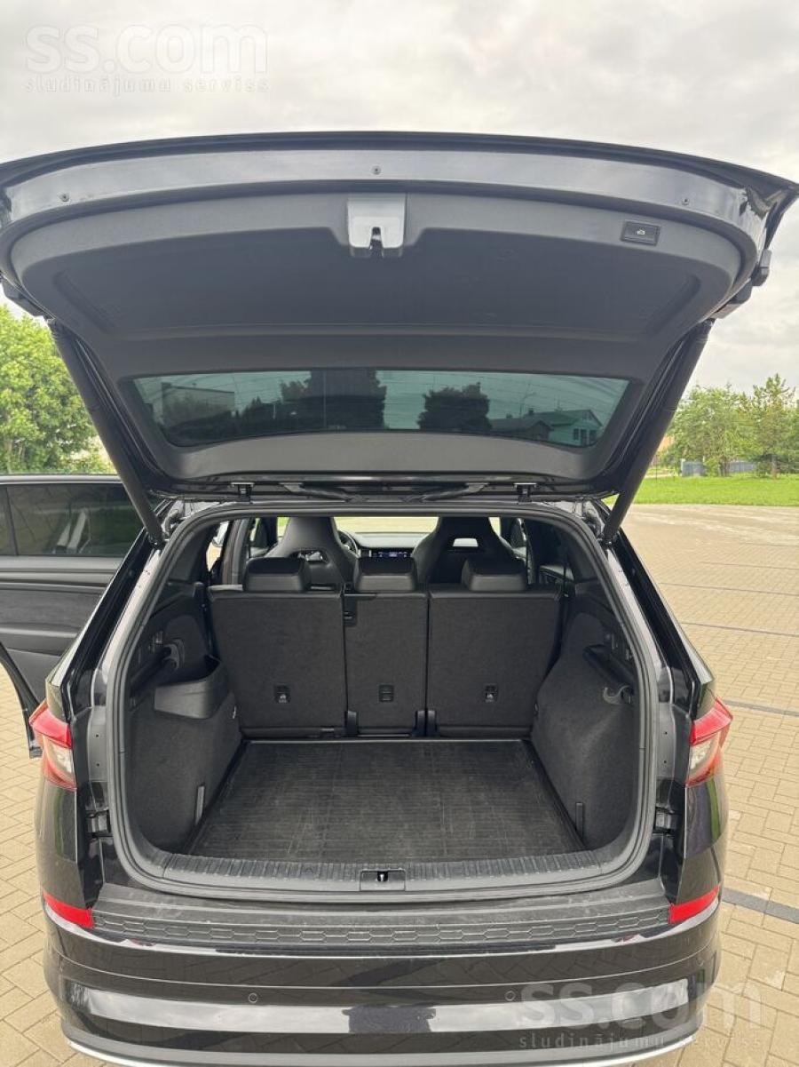 Black Skoda Kodiaq 2019 in Riga, with an engine capacity of 2.00 L and mileage of 177 thousand km for 23900 €, photo 16 on AUTOMOTO.COM.LV