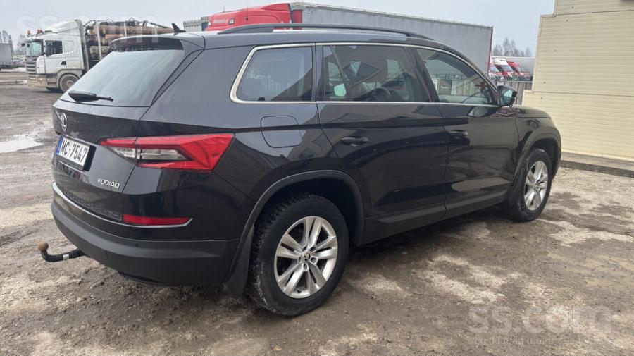 Black Skoda Kodiaq 2019 in Riga, with an engine capacity of 2.00 L and mileage of 129 thousand km for 19900 €, photo 4 on AUTOMOTO.COM.LV