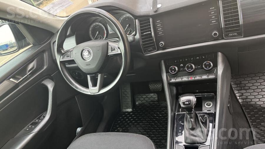 Black Skoda Kodiaq 2019 in Riga, with an engine capacity of 2.00 L and mileage of 129 thousand km for 19900 €, photo 6 on AUTOMOTO.COM.LV