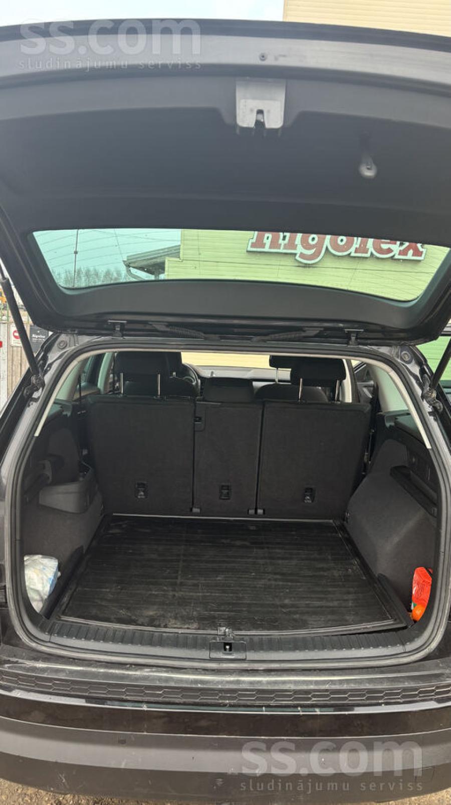 Black Skoda Kodiaq 2019 in Riga, with an engine capacity of 2.00 L and mileage of 129 thousand km for 19900 €, photo 10 on AUTOMOTO.COM.LV