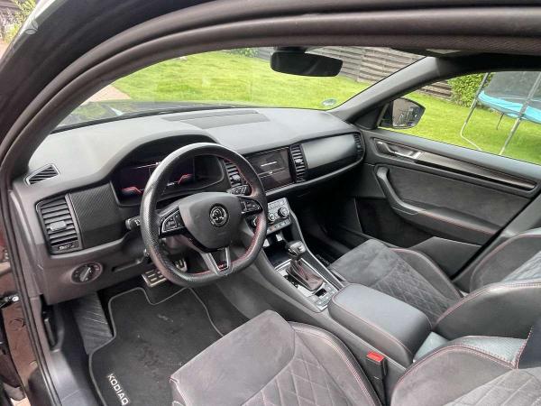 Black Skoda Kodiaq 2019 in Vilnius, with an engine capacity of 1.97 L and mileage of 238 thousand km for 21700 €, photo 10 on AUTOMOTO.COM.LV