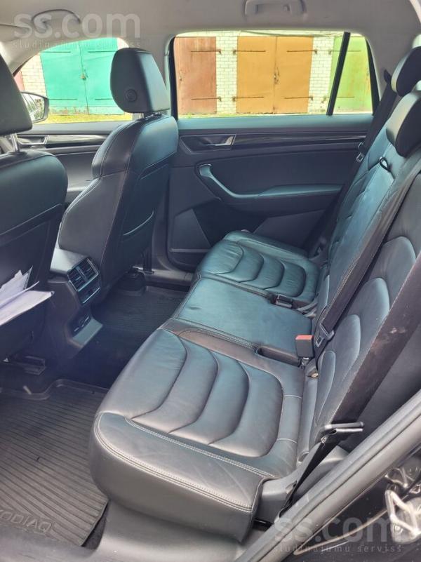 Black Skoda Kodiaq 2019 in Riga, with an engine capacity of 2.00 L and mileage of 187 thousand km for 19500 €, photo 5 on AUTOMOTO.COM.LV