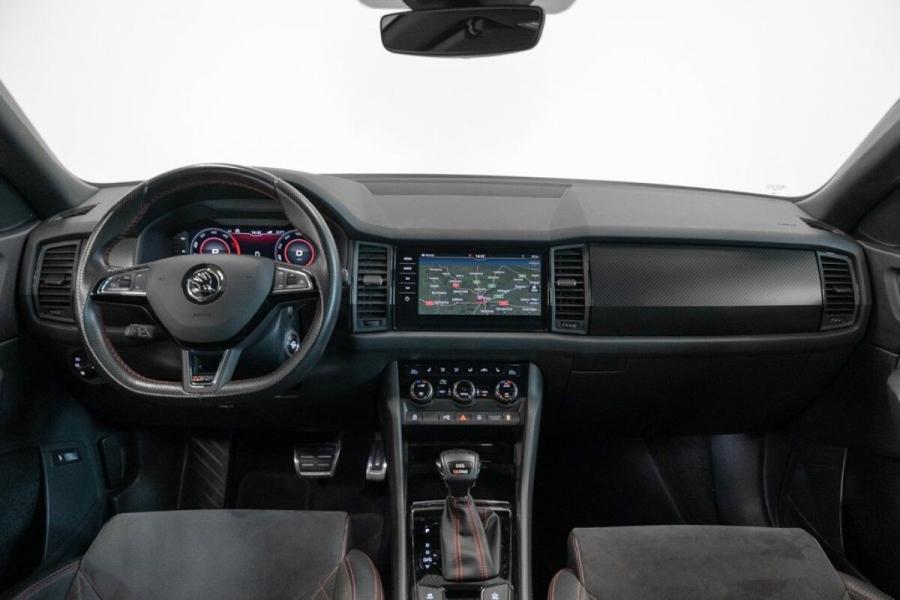 Black Skoda Kodiaq 2019 in Vilnius, with an engine capacity of 2.00 L and mileage of 221 thousand km for 24900 €, photo 9 on AUTOMOTO.COM.LV