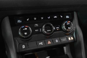 Black Skoda Kodiaq 2019 in Vilnius, with an engine capacity of 2.00 L and mileage of 221 thousand km for 24900 €, photo 18 on AUTOMOTO.COM.LV