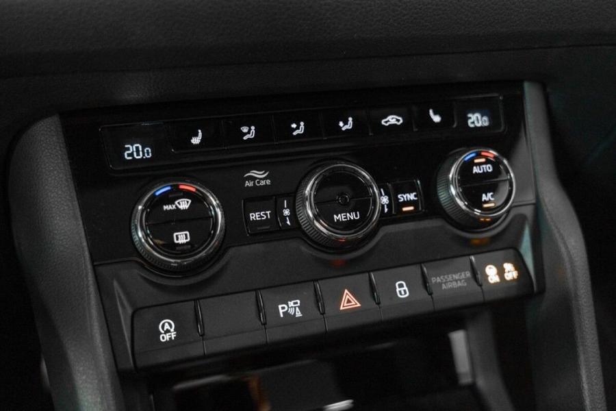 Black Skoda Kodiaq 2019 in Vilnius, with an engine capacity of 2.00 L and mileage of 221 thousand km for 24900 €, photo 18 on AUTOMOTO.COM.LV