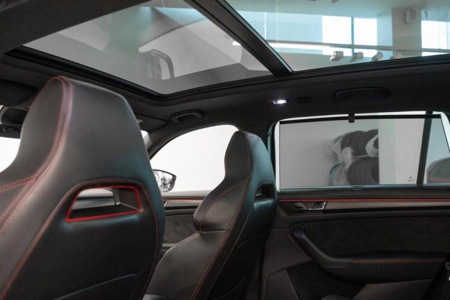 Black Skoda Kodiaq 2019 in Vilnius, with an engine capacity of 2.00 L and mileage of 221 thousand km for 24900 €, photo 23 on AUTOMOTO.COM.LV
