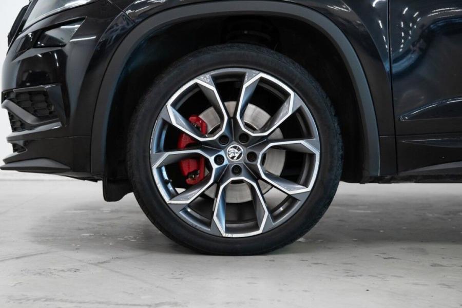Black Skoda Kodiaq 2019 in Vilnius, with an engine capacity of 2.00 L and mileage of 221 thousand km for 24900 €, photo 28 on AUTOMOTO.COM.LV