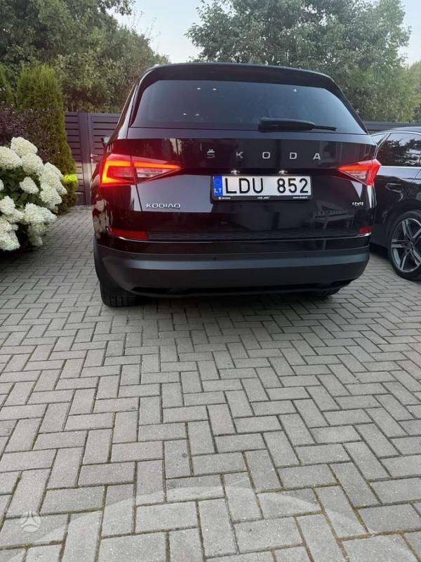 Black Skoda Kodiaq 2019 in Vilnius, with an engine capacity of 1.98 L and mileage of 176 thousand km for 19600 €, photo 6 on AUTOMOTO.COM.LV