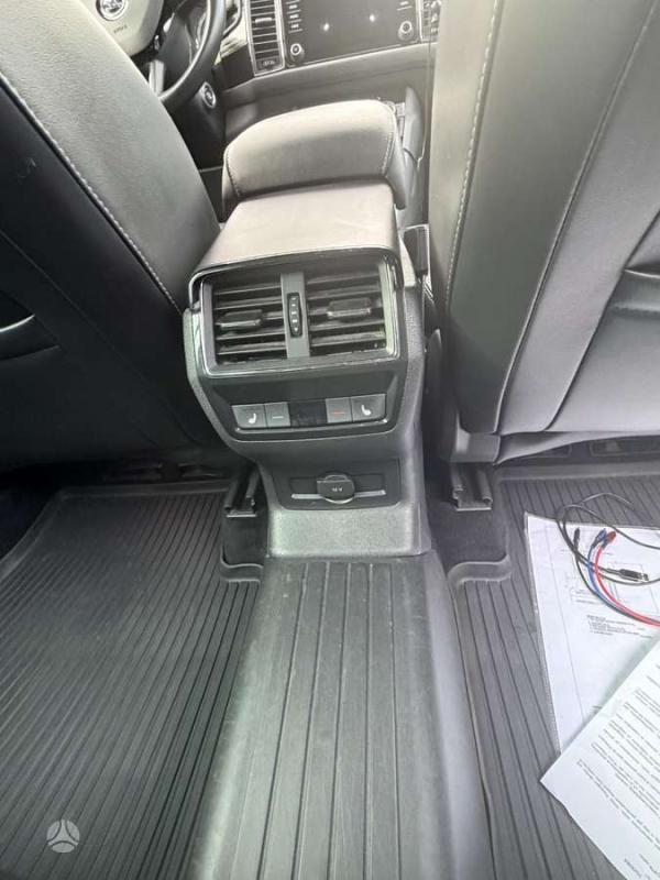 Black Skoda Kodiaq 2019 in Vilnius, with an engine capacity of 1.98 L and mileage of 176 thousand km for 19600 €, photo 11 on AUTOMOTO.COM.LV