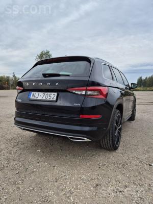 Black Skoda Kodiaq 2019 in Riga, with an engine capacity of 2.00 L and mileage of 158 thousand km for 19600 €, photo 3 on AUTOMOTO.COM.LV