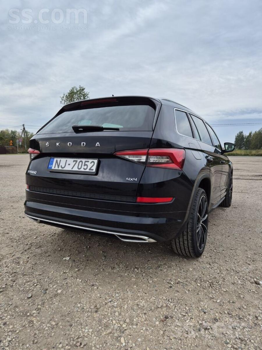 Black Skoda Kodiaq 2019 in Riga, with an engine capacity of 2.00 L and mileage of 158 thousand km for 19600 €, photo 3 on AUTOMOTO.COM.LV