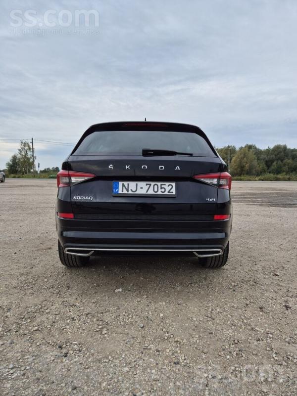 Black Skoda Kodiaq 2019 in Riga, with an engine capacity of 2.00 L and mileage of 158 thousand km for 19600 €, photo 6 on AUTOMOTO.COM.LV