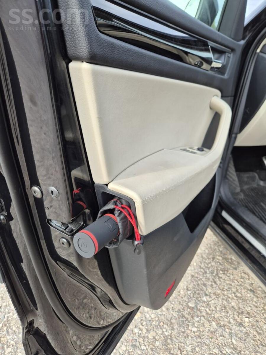 Black Skoda Kodiaq 2019 in Riga, with an engine capacity of 2.00 L and mileage of 158 thousand km for 19600 €, photo 14 on AUTOMOTO.COM.LV