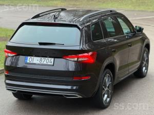Black Skoda Kodiaq 2020 in Ogre, with an engine capacity of 1.50 L and mileage of 196 thousand km for 21300 €, photo 3 on AUTOMOTO.COM.LV