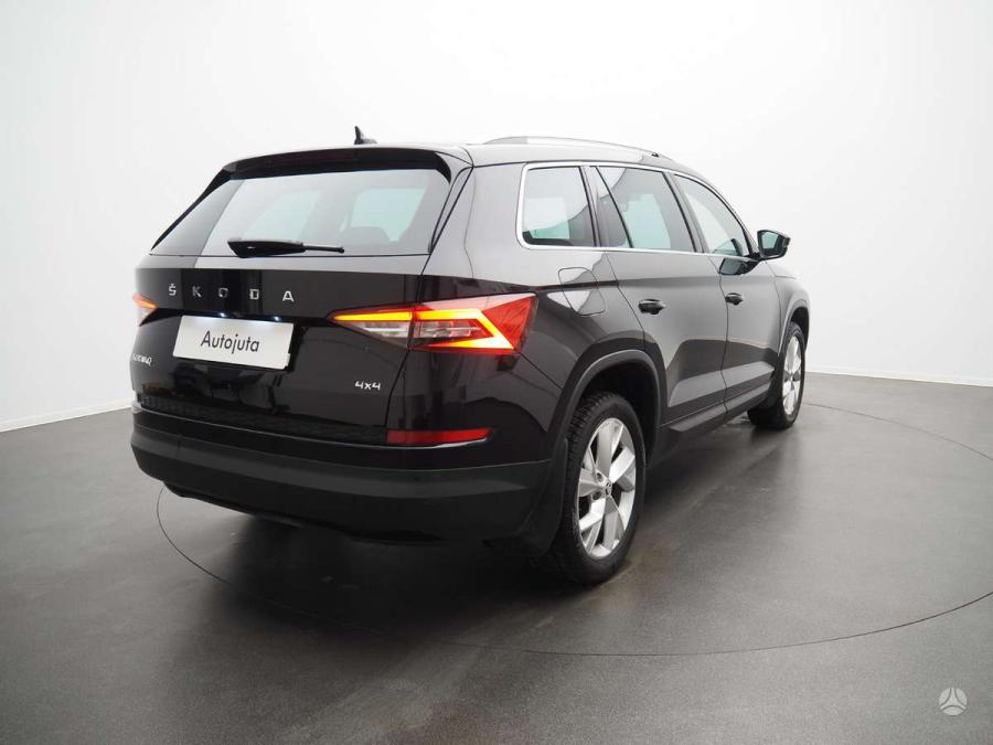 Melns Skoda Kodiaq 2020 Viļņa, ar dzinēja tilpumu 1.97 L un nobraukumu 141 tūkst. km par 24300 €, foto 4 vietnē AUTOMOTO.COM.LV