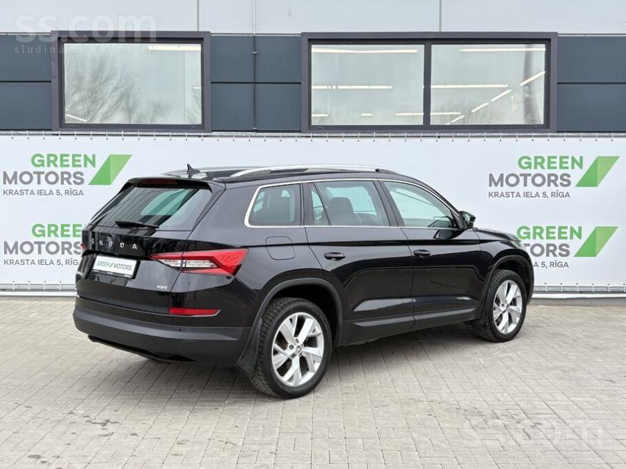 Black Skoda Kodiaq 2020 in Riga, with an engine capacity of 2.00 L and mileage of 141 thousand km for 25500 €, photo 4 on AUTOMOTO.COM.LV