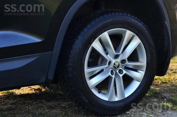 Black Skoda Kodiaq 2020 in Riga, with an engine capacity of 1.50 L and mileage of 146 thousand km for 19000 €, photo 5 on AUTOMOTO.COM.LV