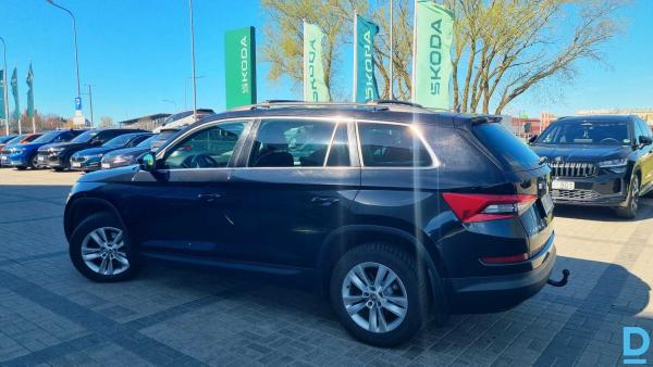 Black Skoda Kodiaq 2020 in Riga, with an engine capacity of 1.50 L and mileage of 147 thousand km for 18900 €, photo 3 on AUTOMOTO.COM.LV
