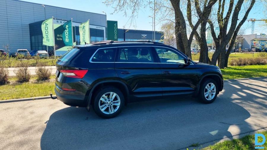 Black Skoda Kodiaq 2020 in Riga, with an engine capacity of 1.50 L and mileage of 147 thousand km for 18900 €, photo 5 on AUTOMOTO.COM.LV