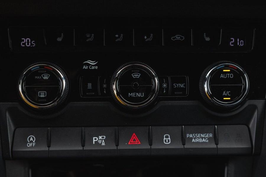 Melns Skoda Kodiaq 2020 Ventspils, ar dzinēja tilpumu 2.00 L un nobraukumu 201 tūkst. km par 24400 €, foto 29 vietnē AUTOMOTO.COM.LV