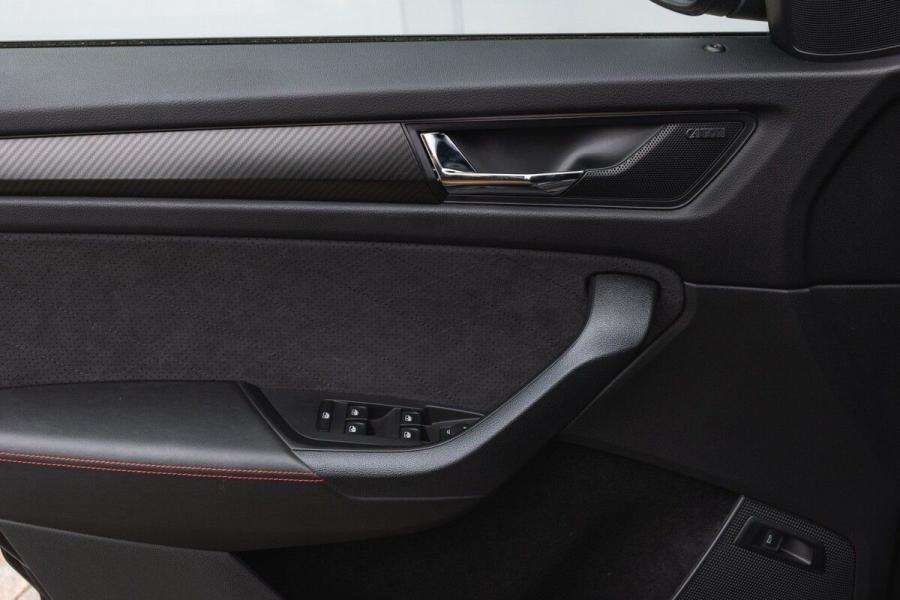Melns Skoda Kodiaq 2020 Ventspils, ar dzinēja tilpumu 2.00 L un nobraukumu 201 tūkst. km par 24400 €, foto 32 vietnē AUTOMOTO.COM.LV