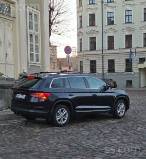 Melns Skoda Kodiaq 2020 Rīga, ar dzinēja tilpumu 1.50 L un nobraukumu 146 tūkst. km par 17900 €, foto 3 vietnē AUTOMOTO.COM.LV