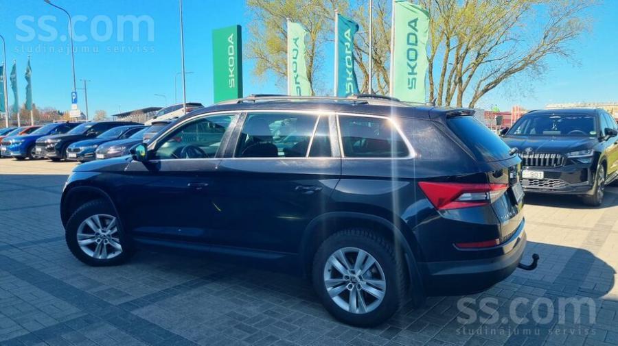 Melns Skoda Kodiaq 2020 Rīga, ar dzinēja tilpumu 1.50 L un nobraukumu 146 tūkst. km par 18000 €, foto 4 vietnē AUTOMOTO.COM.LV