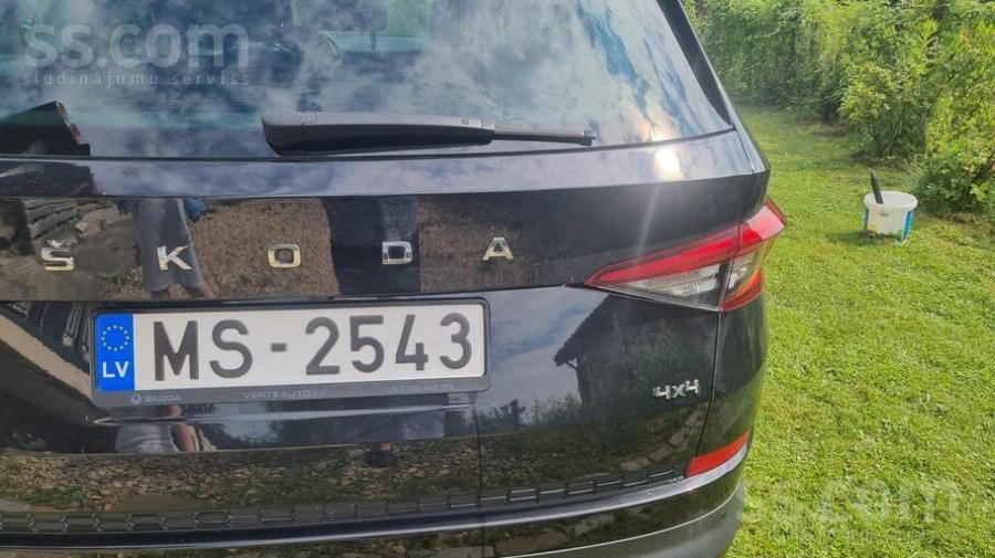 Melns Skoda Kodiaq 2020 Rīga, ar dzinēja tilpumu 2.00 L un nobraukumu 138 tūkst. km par 23500 €, foto 3 vietnē AUTOMOTO.COM.LV