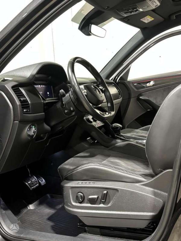 Black Skoda Kodiaq 2020 in Klaipeda, with an engine capacity of 1.97 L and mileage of 224 thousand km for 22999 €, photo 6 on AUTOMOTO.COM.LV