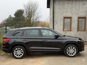 Black Skoda Kodiaq 2021 in Siauliai, with an engine capacity of 1.50 L and mileage of 194 thousand km for 19345 €, photo 2 on AUTOMOTO.COM.LV