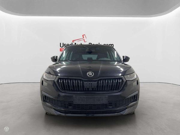 Black Skoda Kodiaq 2021 in Marijampole, with an engine capacity of 1.50 L and mileage of 160 thousand km for 26608 €, photo 2 on AUTOMOTO.COM.LV
