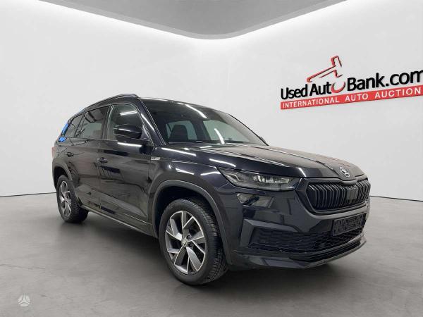 Black Skoda Kodiaq 2021 in Marijampole, with an engine capacity of 1.50 L and mileage of 160 thousand km for 26608 €, photo 3 on AUTOMOTO.COM.LV