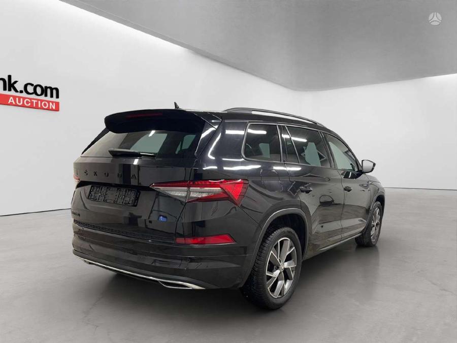 Melns Skoda Kodiaq 2021 Marijampole, ar dzinēja tilpumu 1.50 L un nobraukumu 160 tūkst. km par 26608 €, foto 4 vietnē AUTOMOTO.COM.LV