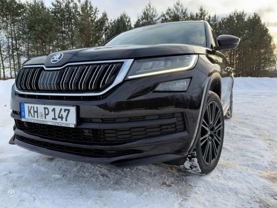 Black Skoda Kodiaq 2021 in Taurage, with an engine capacity of 1.97 L and mileage of 211 thousand km for 26300 €, photo 4 on AUTOMOTO.COM.LV