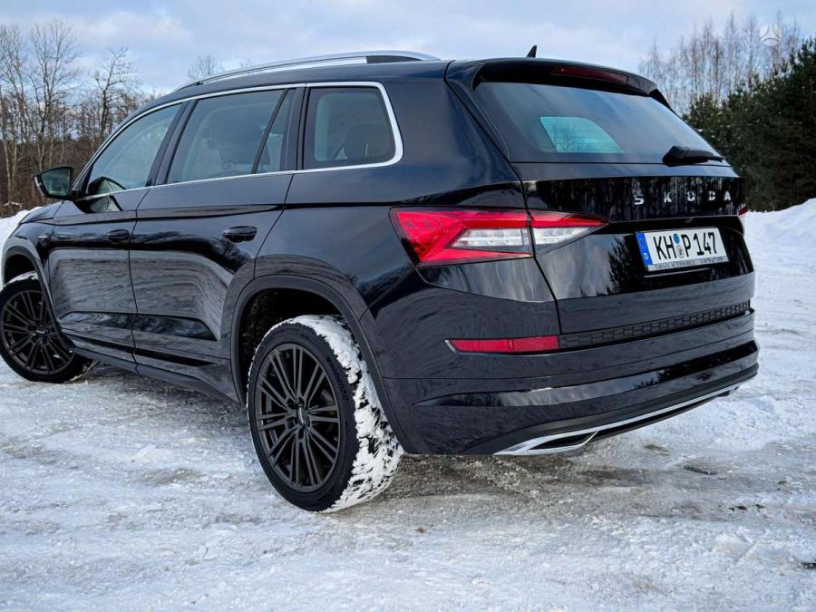 Black Skoda Kodiaq 2021 in Taurage, with an engine capacity of 1.97 L and mileage of 211 thousand km for 26300 €, photo 6 on AUTOMOTO.COM.LV