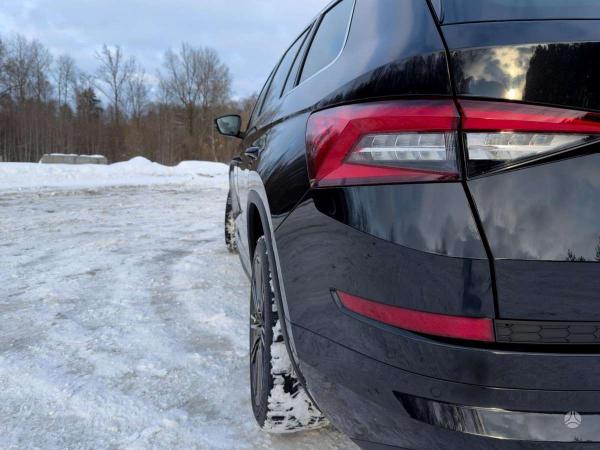 Black Skoda Kodiaq 2021 in Taurage, with an engine capacity of 1.97 L and mileage of 211 thousand km for 26300 €, photo 10 on AUTOMOTO.COM.LV